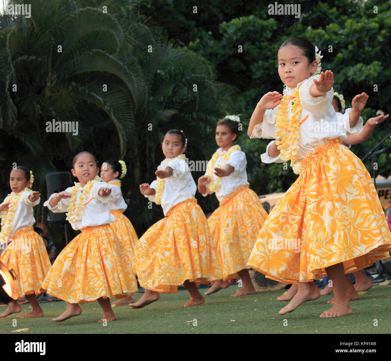 Hawaii, Oahu, Waikiki, hula show, dancers Stock Photo - Alamy