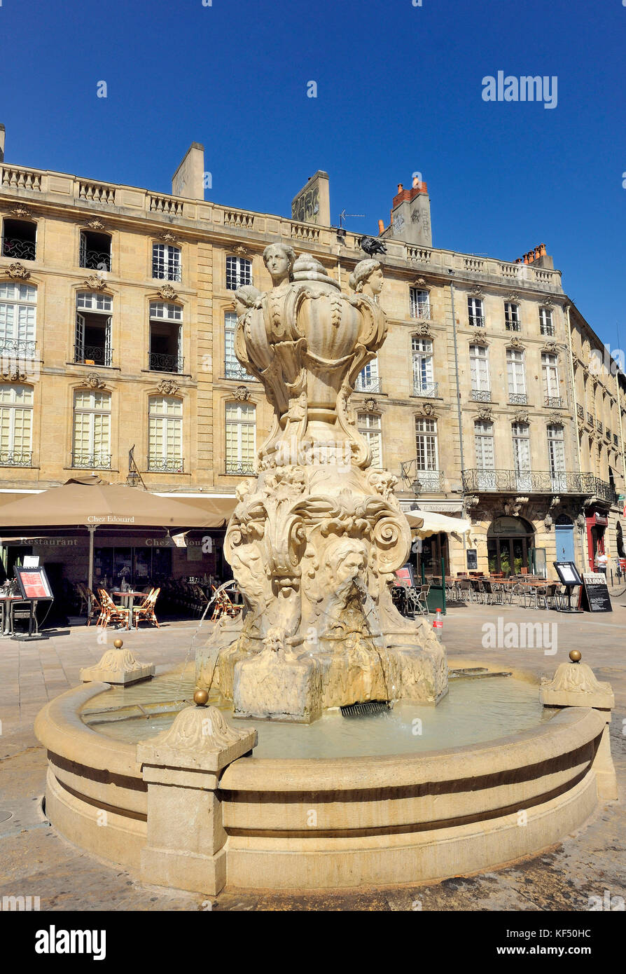 France, South-Western France, Bordeaux, fountain of the Place du ...