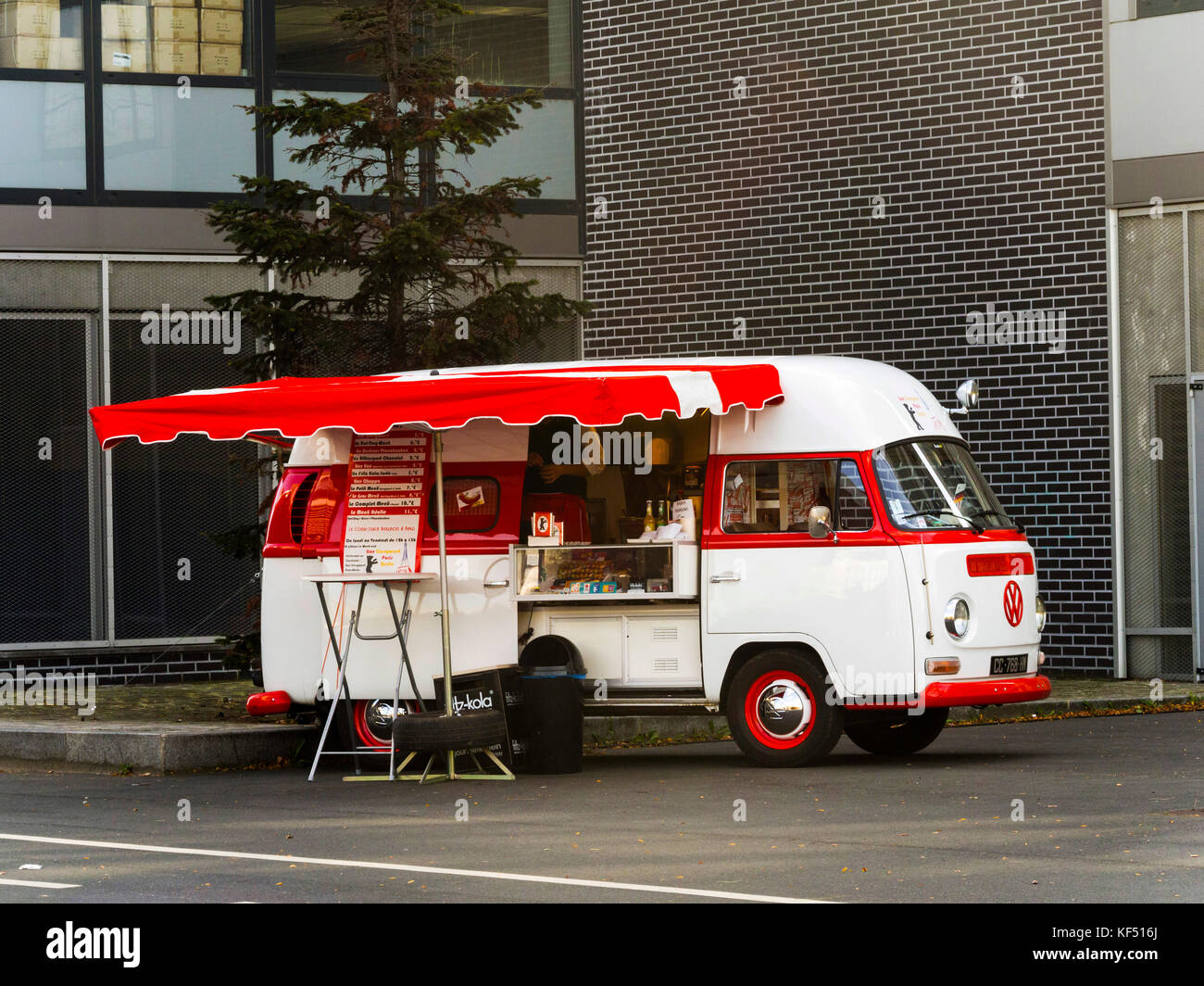France, Paris, food truck Stock Photo - Alamy