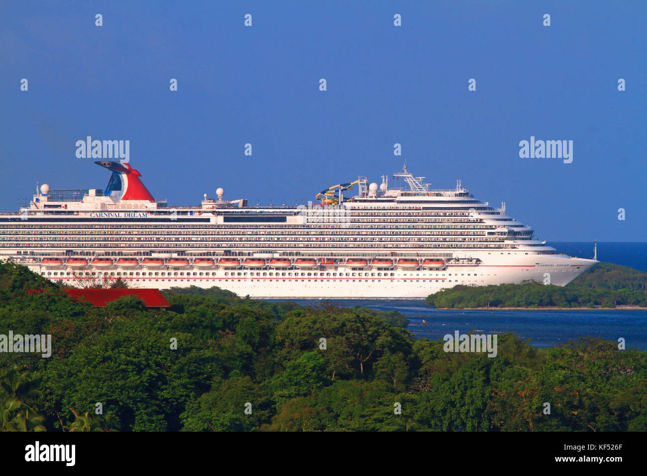 Honduras, Islas de la Bahia, Roatan Island. Cruise ship. Carnival Dream ...