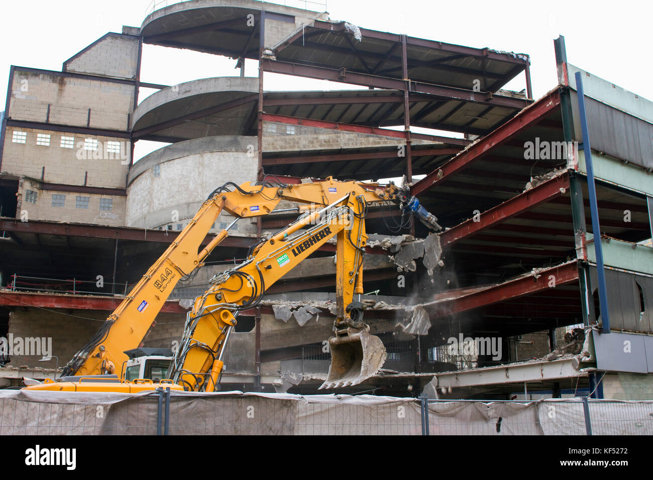 Paris demolition building hi-res stock photography and images - Alamy