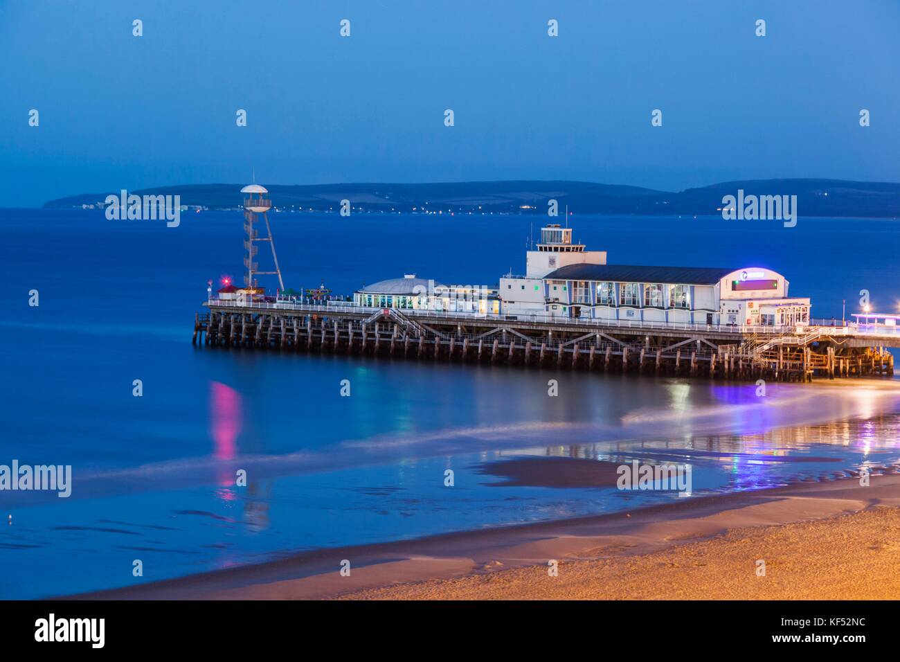Bournemouth pier seaside beach sea hi-res stock photography and images ...