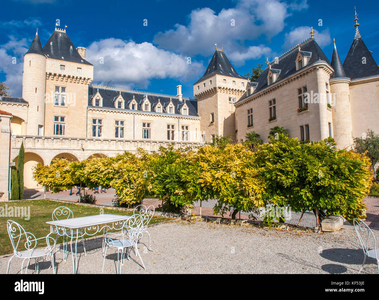 Fronsac wine hi-res stock photography and images - Alamy