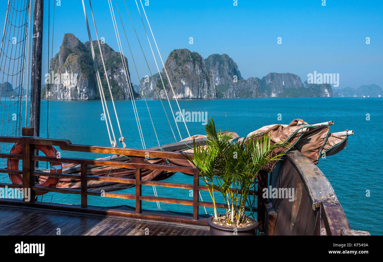 Vietnam, Ha Long Bay, cruise boat (UNESCO World Heritage Stock Photo ...