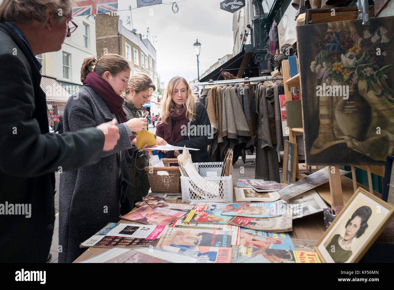 Portobello market stalls hi-res stock photography and images - Alamy