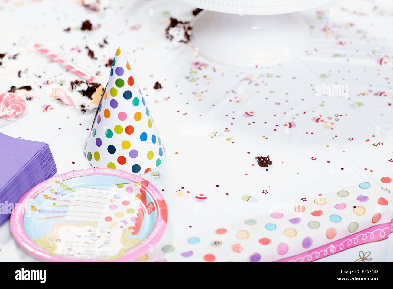 Untidy table with food scraps after birthday party Stock Photo - Alamy