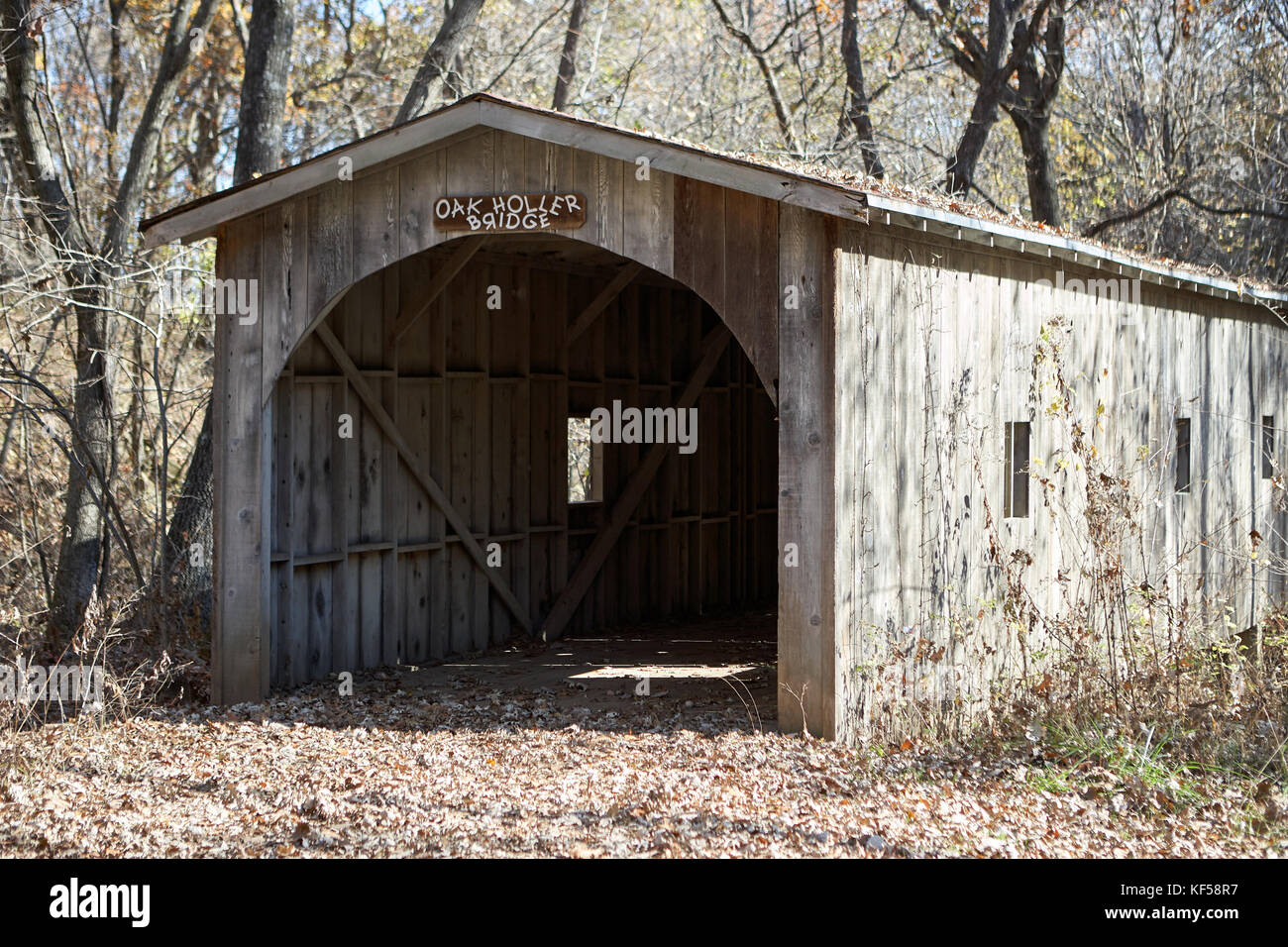 Wooden covered bridge timber arch hi-res stock photography and images ...
