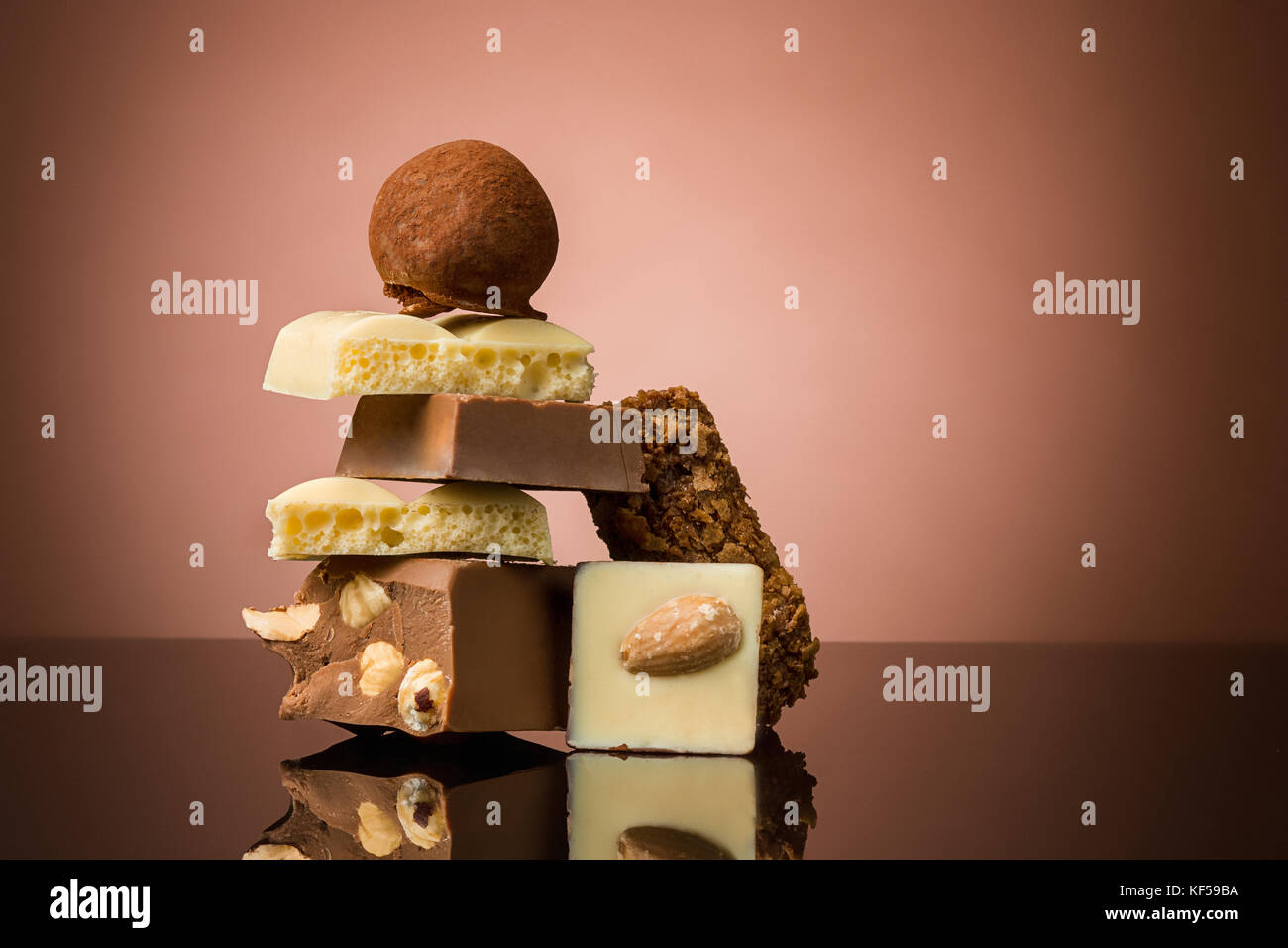 Pile of broken chocolate Stock Photo - Alamy