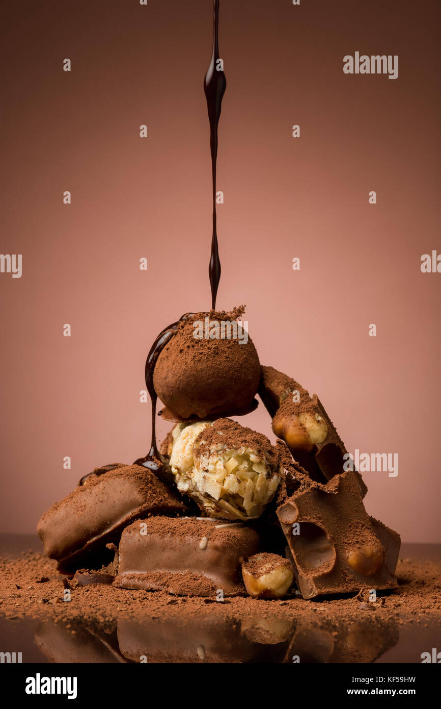 Pile of broken chocolate Stock Photo - Alamy