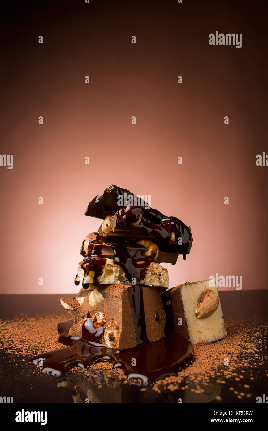 Pile of broken chocolate Stock Photo - Alamy