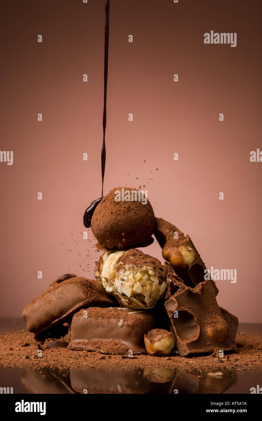 Pile of broken chocolate Stock Photo - Alamy