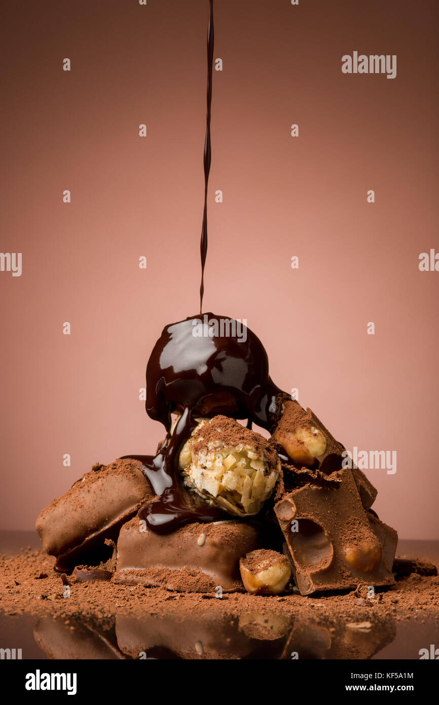 Pile of broken chocolate Stock Photo - Alamy