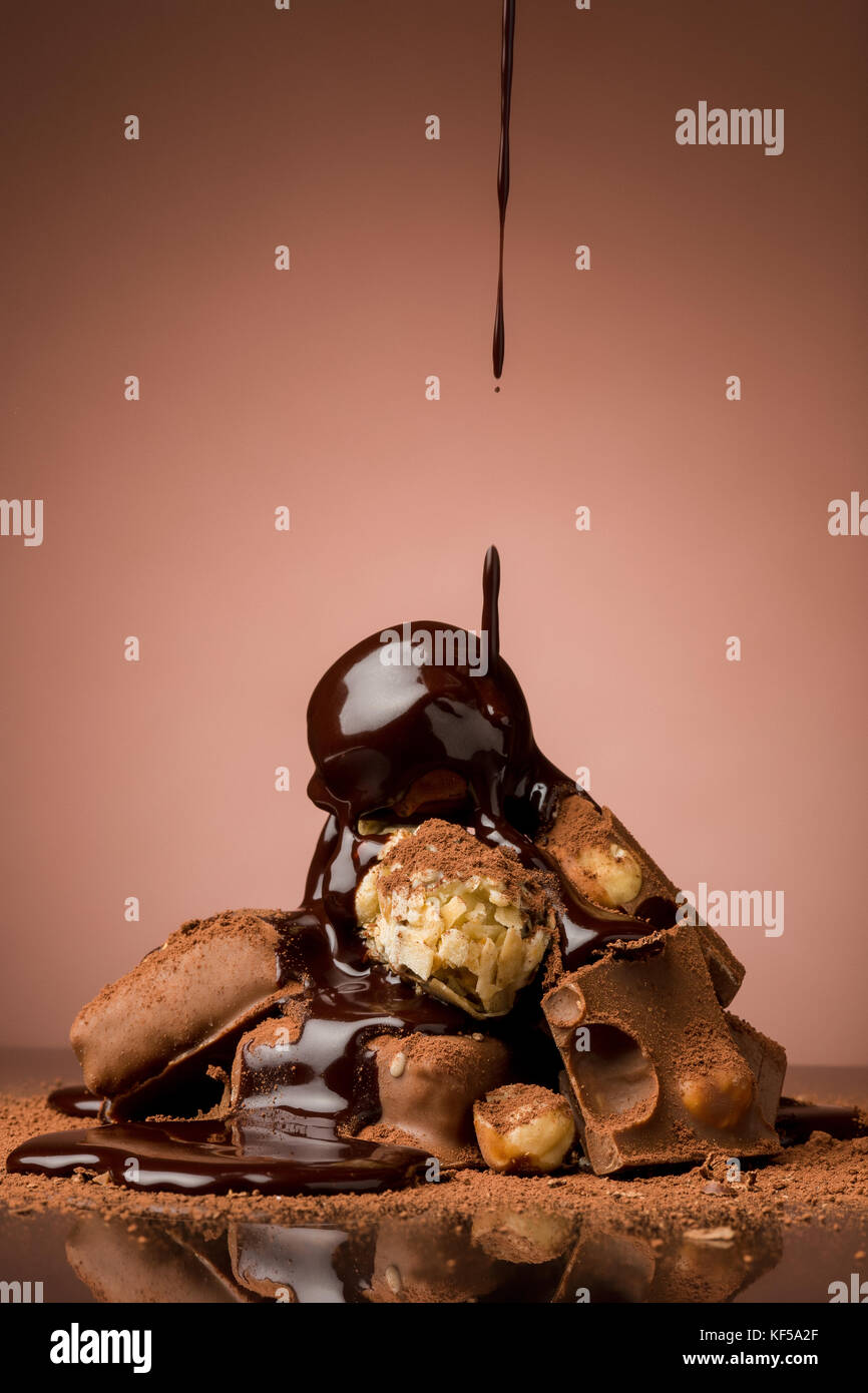Pile of broken chocolate Stock Photo - Alamy