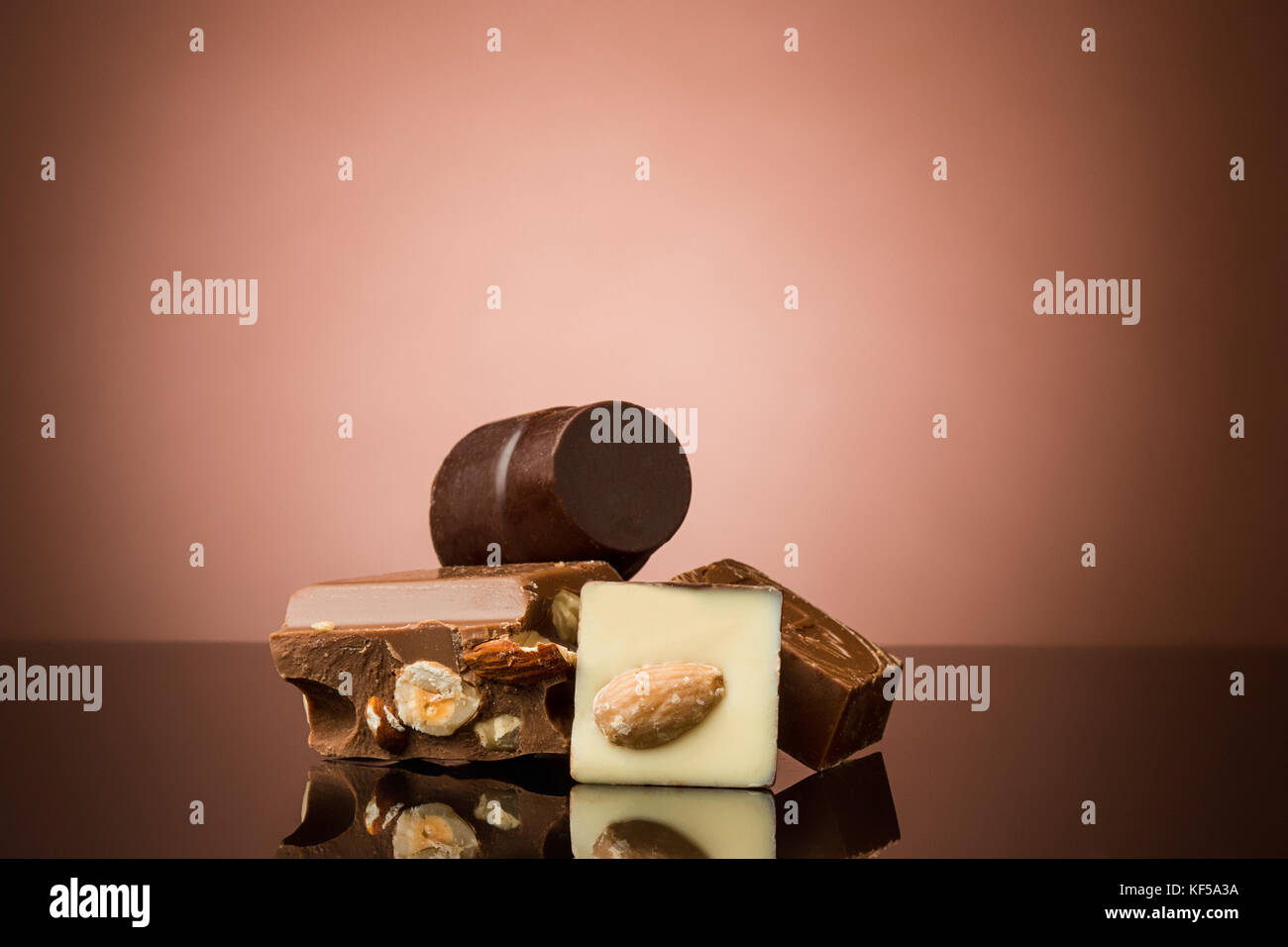 Pile of broken chocolate Stock Photo - Alamy