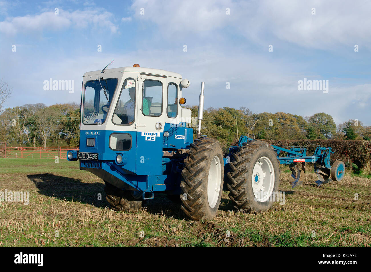 County FC1004 Tractor Stock Photo - Alamy