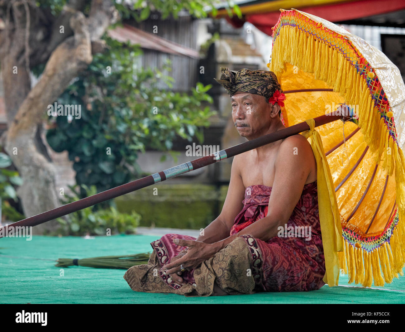 Actor in traditional Barong dance performance. Batubulan village, Ubud ...