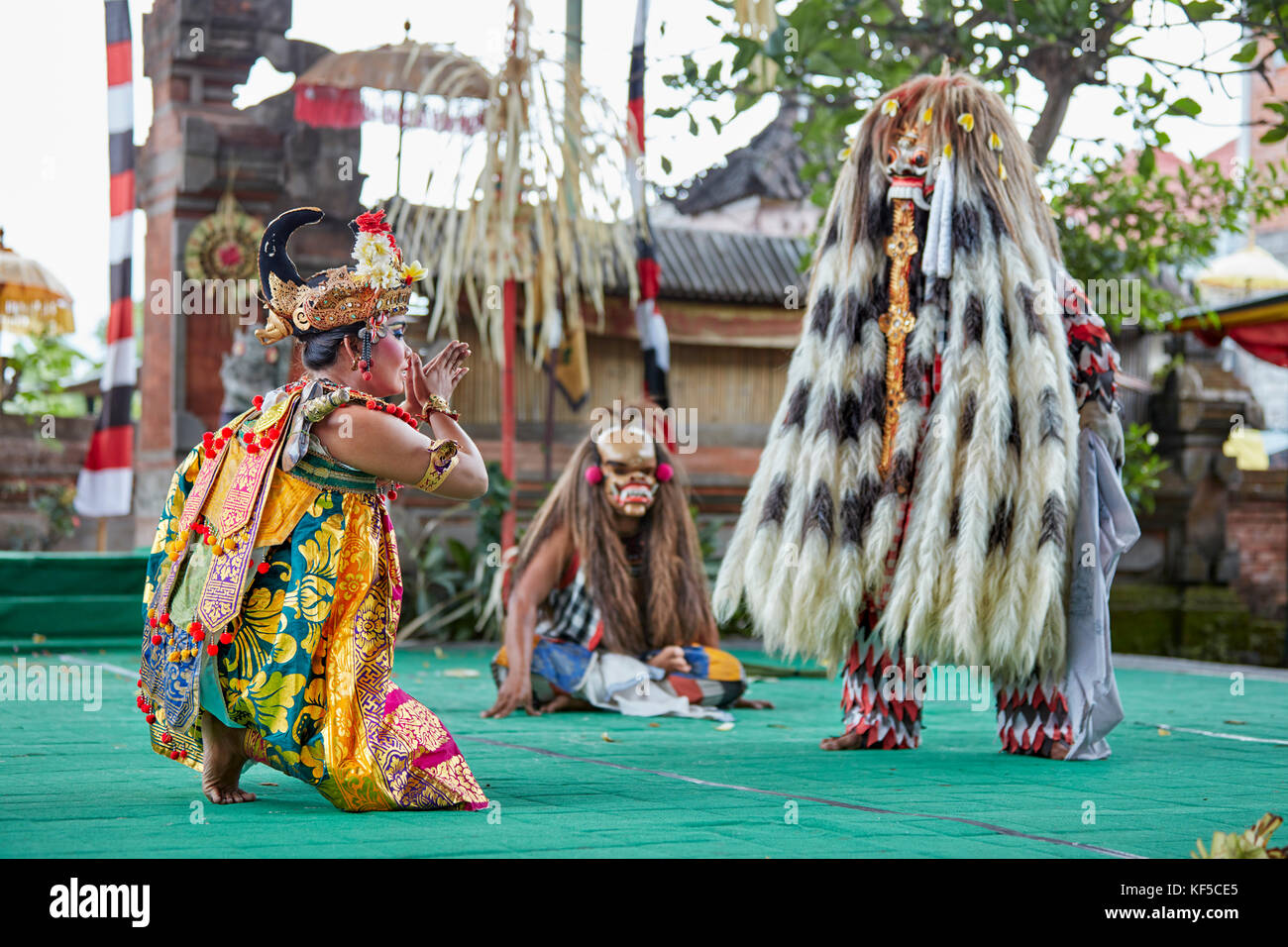 Traditional Barong dance performance. Batubulan village, Ubud area ...