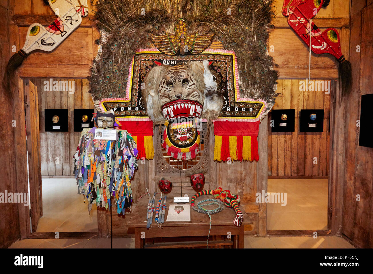 Seni Reyog (Reog) Mask for Reog dance. Setia Darma House of Masks and ...
