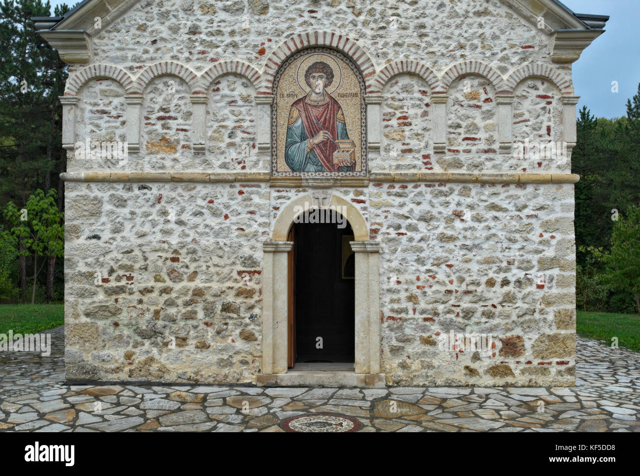 God religion stone temple hi-res stock photography and images - Alamy