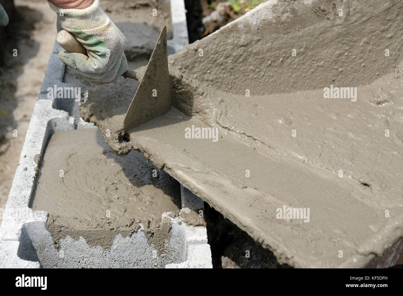 Concrete spreading tool hi-res stock photography and images - Alamy
