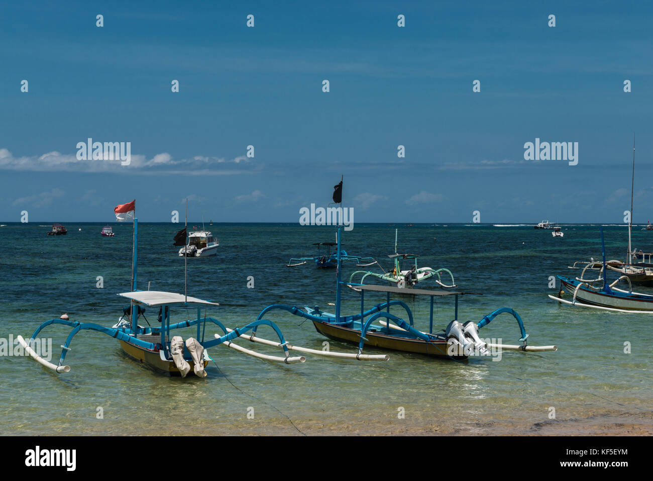 Traditional indonesian fishing boat hi-res stock photography and images ...