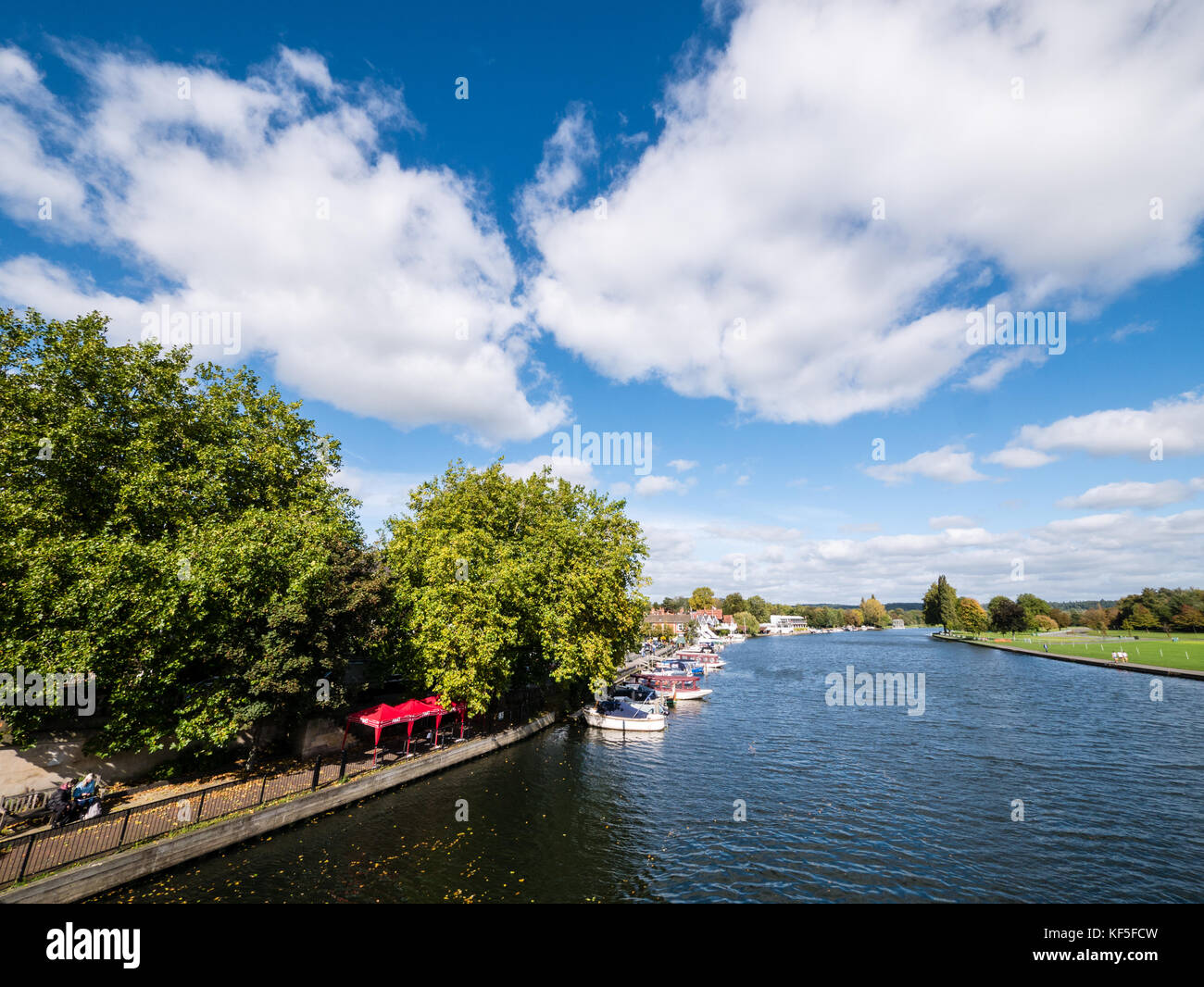 River Thames, viewed from Henley Bridge, Henley-on-Thames, Oxfordshire ...
