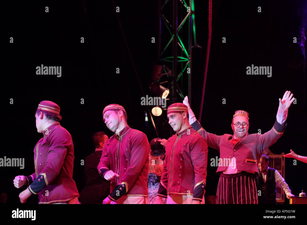 Bell hop hi-res stock photography and images - Alamy