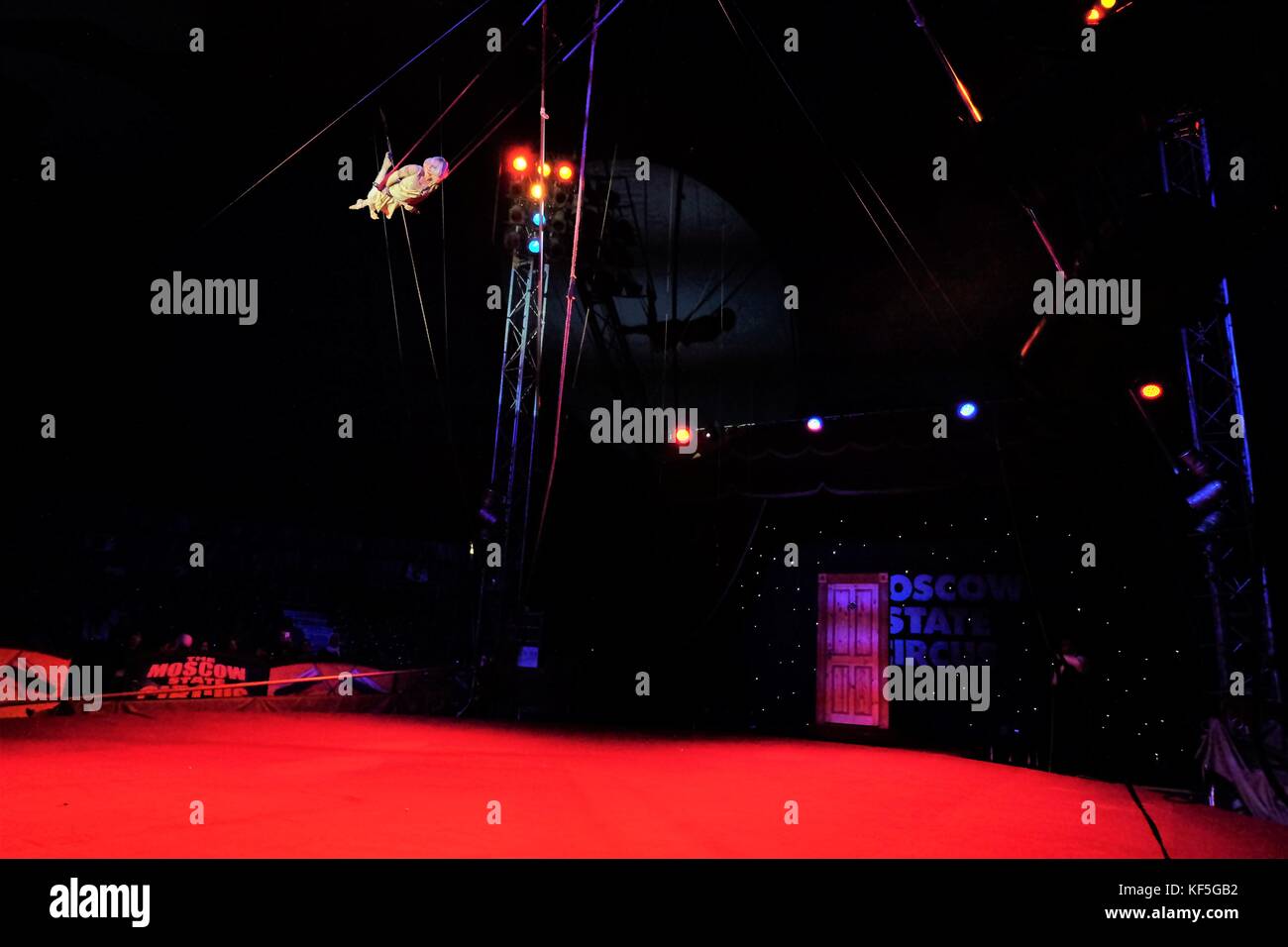 circus trapeze artist Stock Photo - Alamy