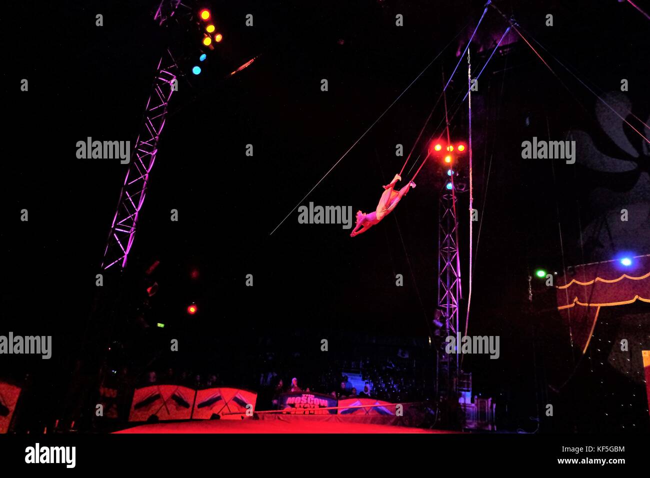 circus trapeze artist Stock Photo - Alamy