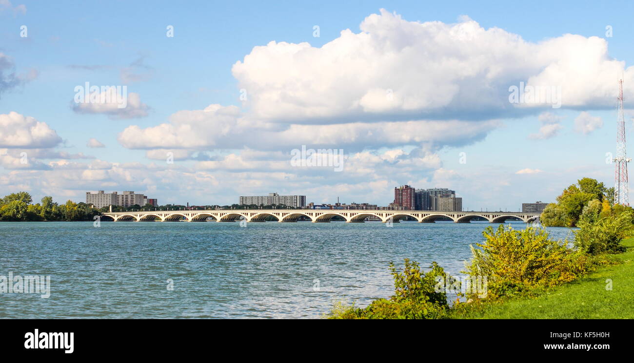 Detroit, MI, USA - 2 October 2016: MacArthur Bridge viewed from Belle ...