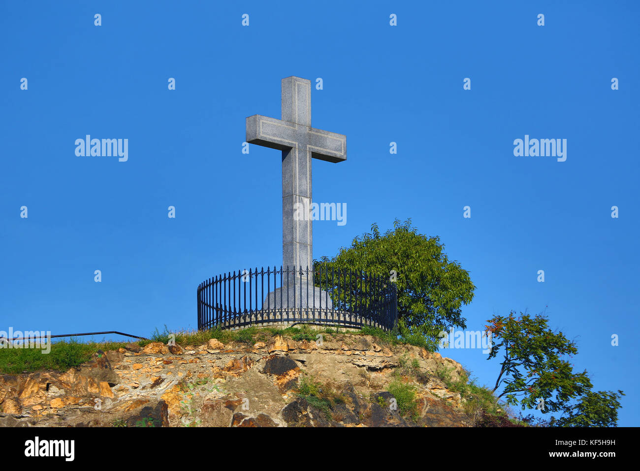 Cross Monument on Gellert Hill in Budapest, Hungary Stock Photo - Alamy
