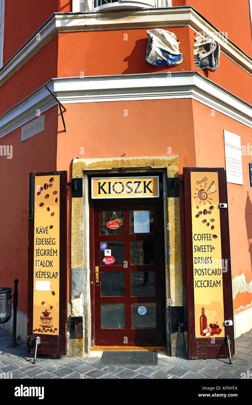 Traditional Corner Shop Stock Photos & Traditional Corner Shop Stock ...