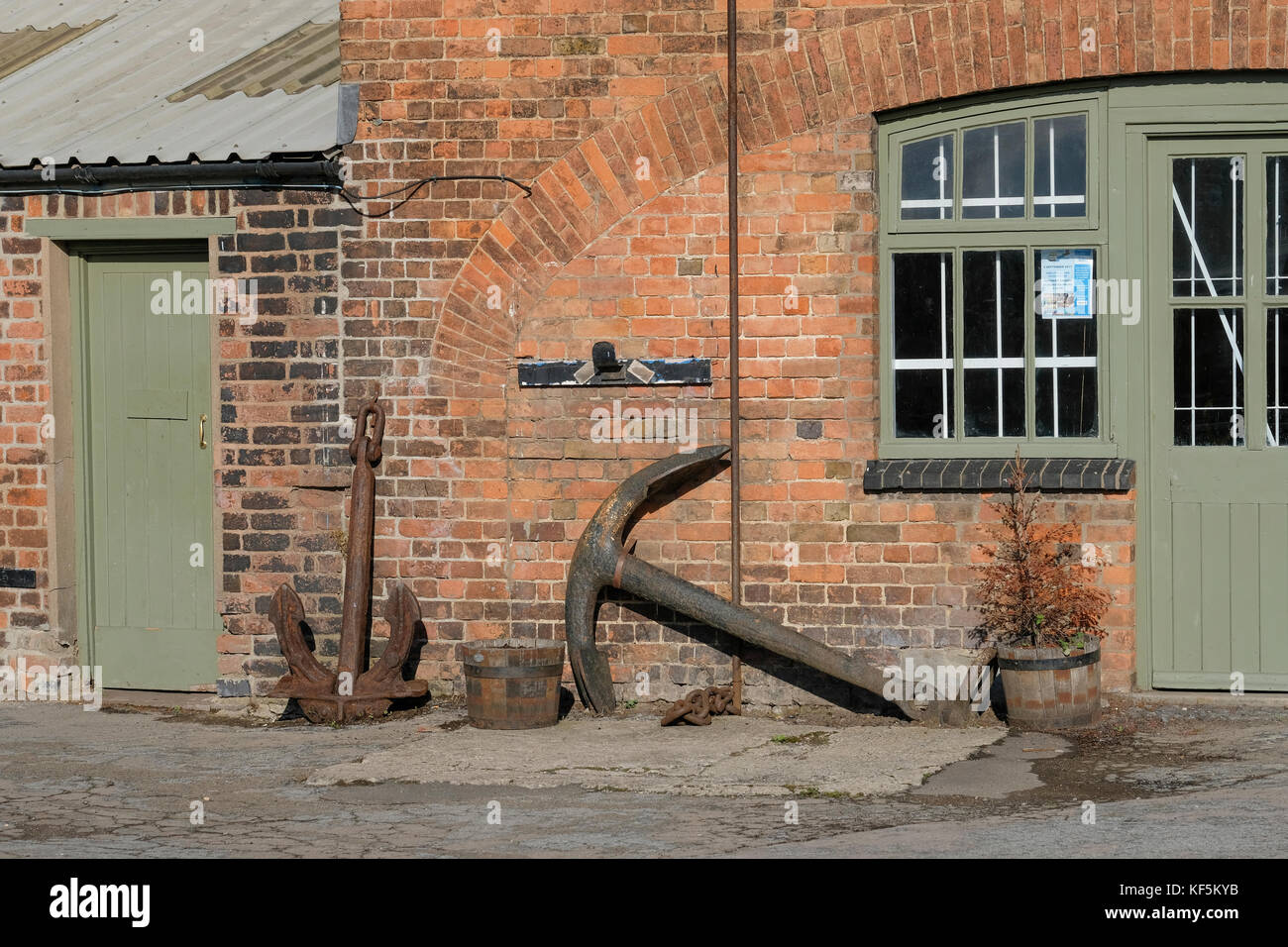 Neilsen's boatyard and dry dock at Gloucester Docks in southern England ...