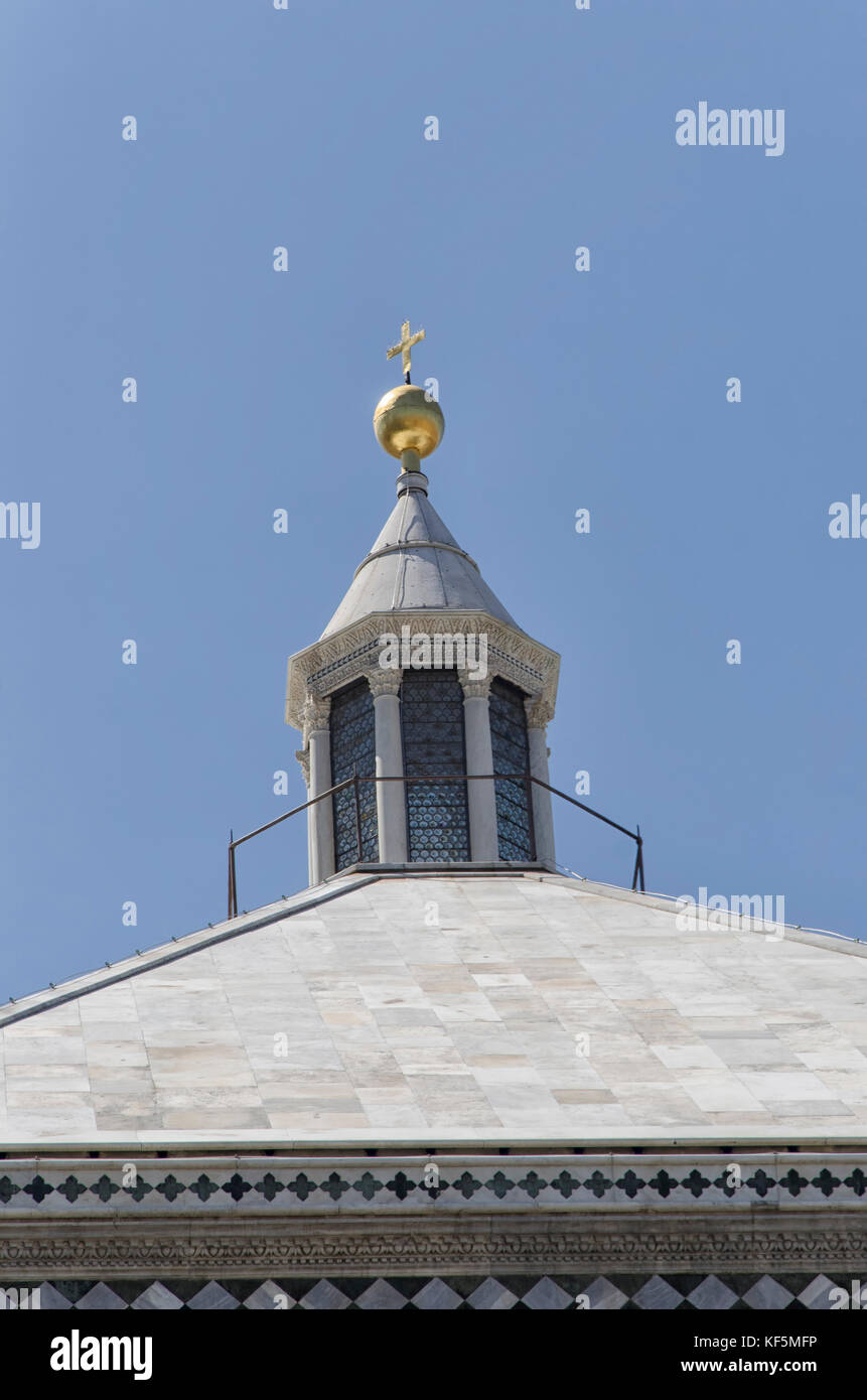 View of the lantern of the Baptistery of Florence Stock Photo - Alamy