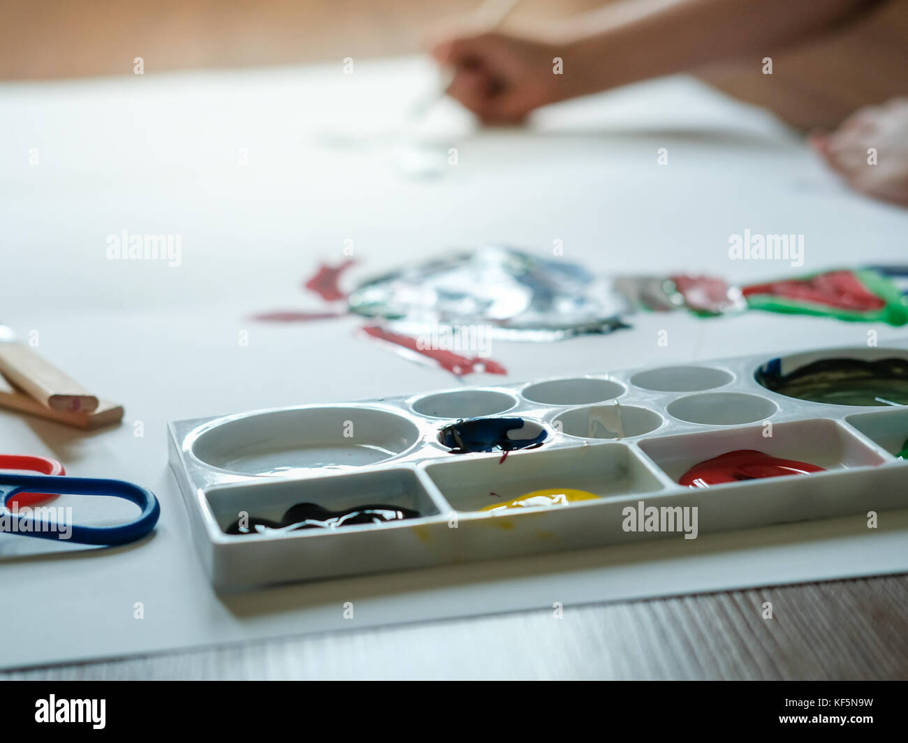 Learn how to paint hi-res stock photography and images - Alamy