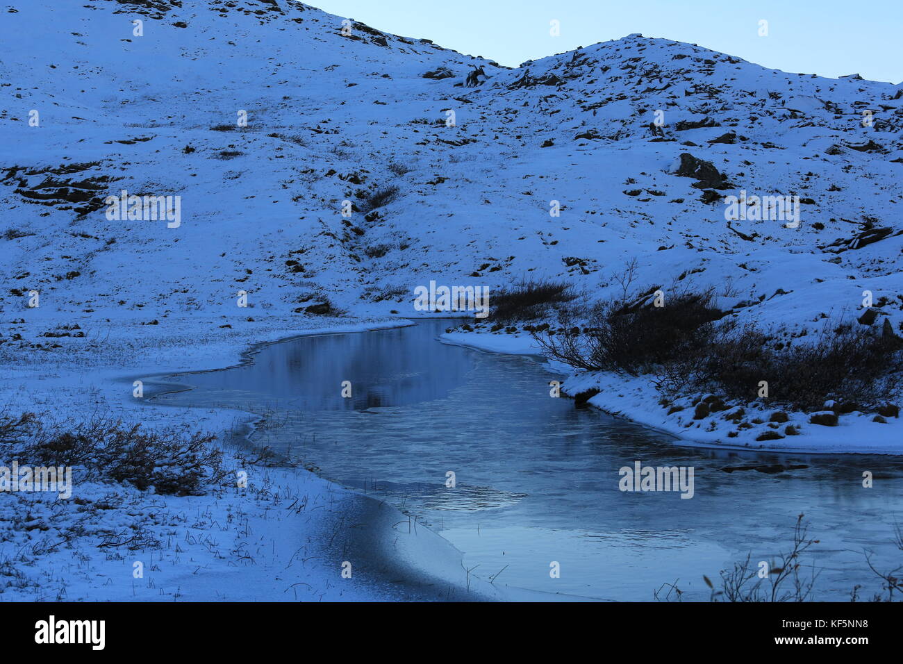Icy mountain river hi-res stock photography and images - Alamy