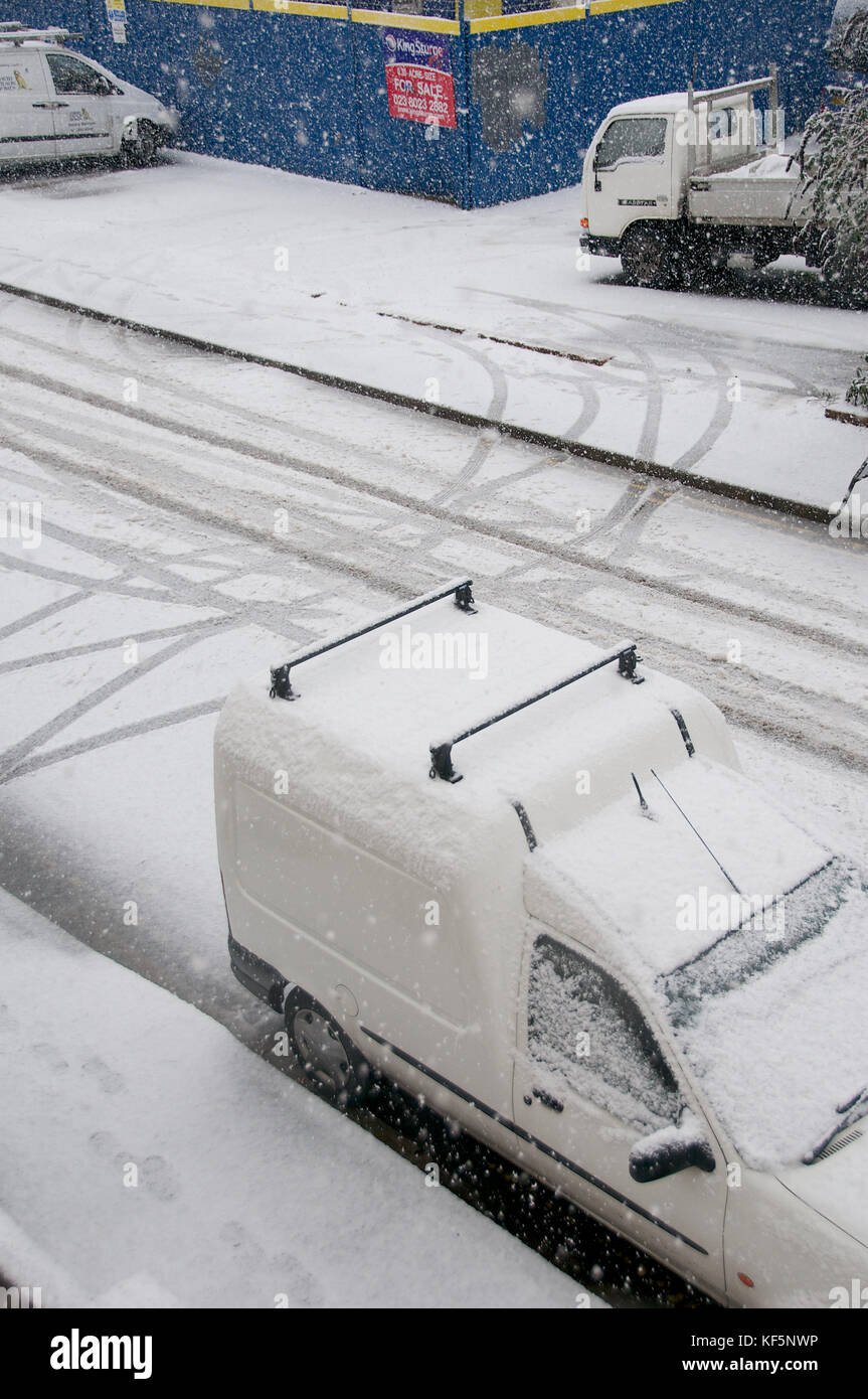 Winter weather - snow on the streets of Bournemouth Stock Photo - Alamy