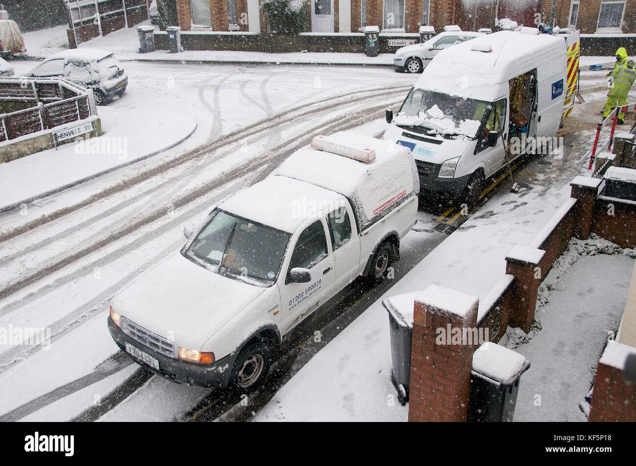 Winter weather - snow on the streets of Bournemouth Stock Photo - Alamy