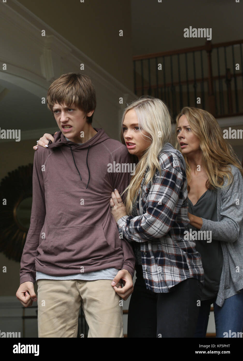 THE GIFTED, l-r: Percy Hynes White, Natalie Alyn Lind, Amy Acker in ...