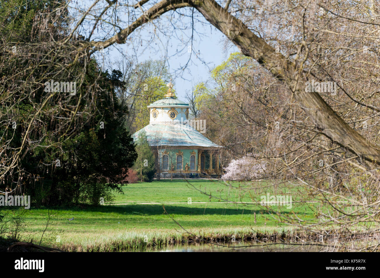 Chinese house hi-res stock photography and images - Alamy