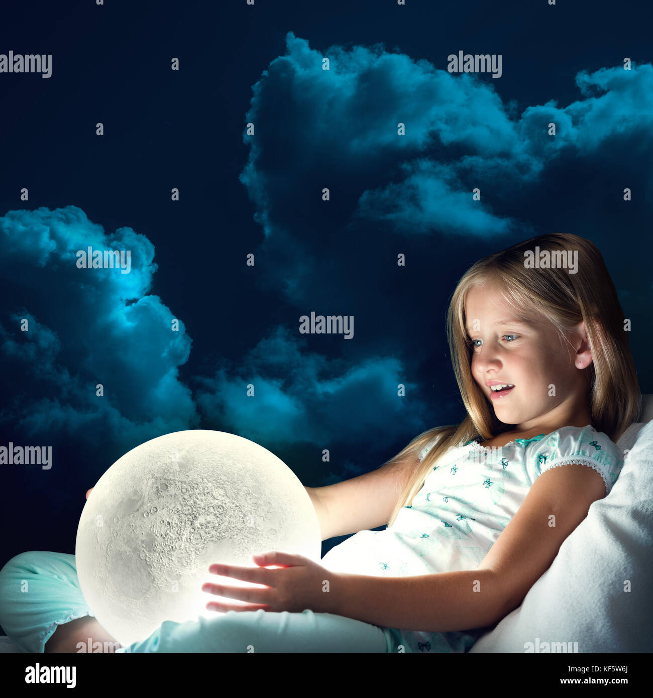 Sleep in bed moon hi-res stock photography and images - Alamy