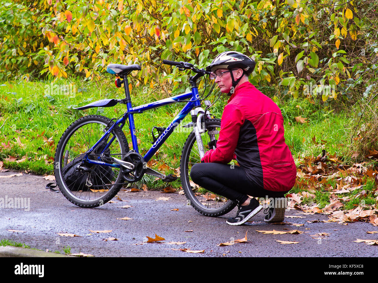 Full faced helmet man hi-res stock photography and images - Alamy