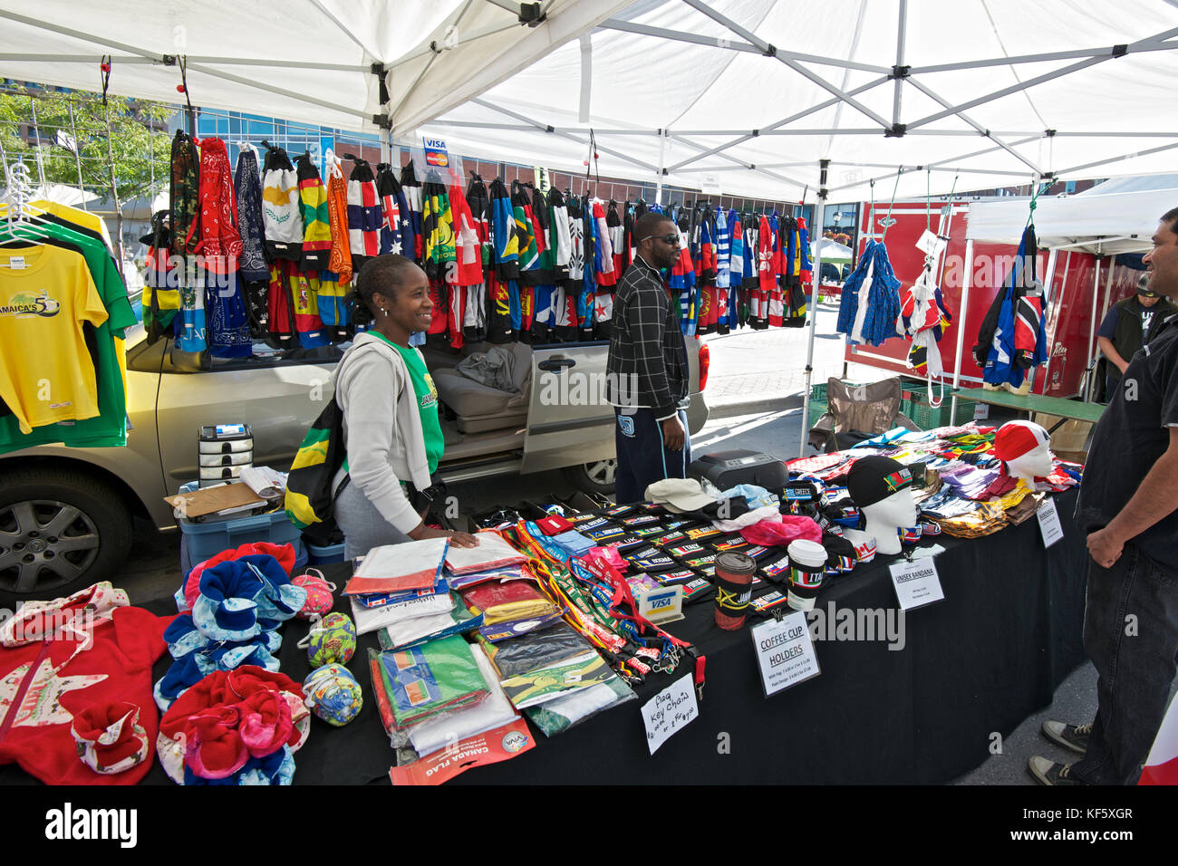Farmers market flags hi-res stock photography and images - Alamy