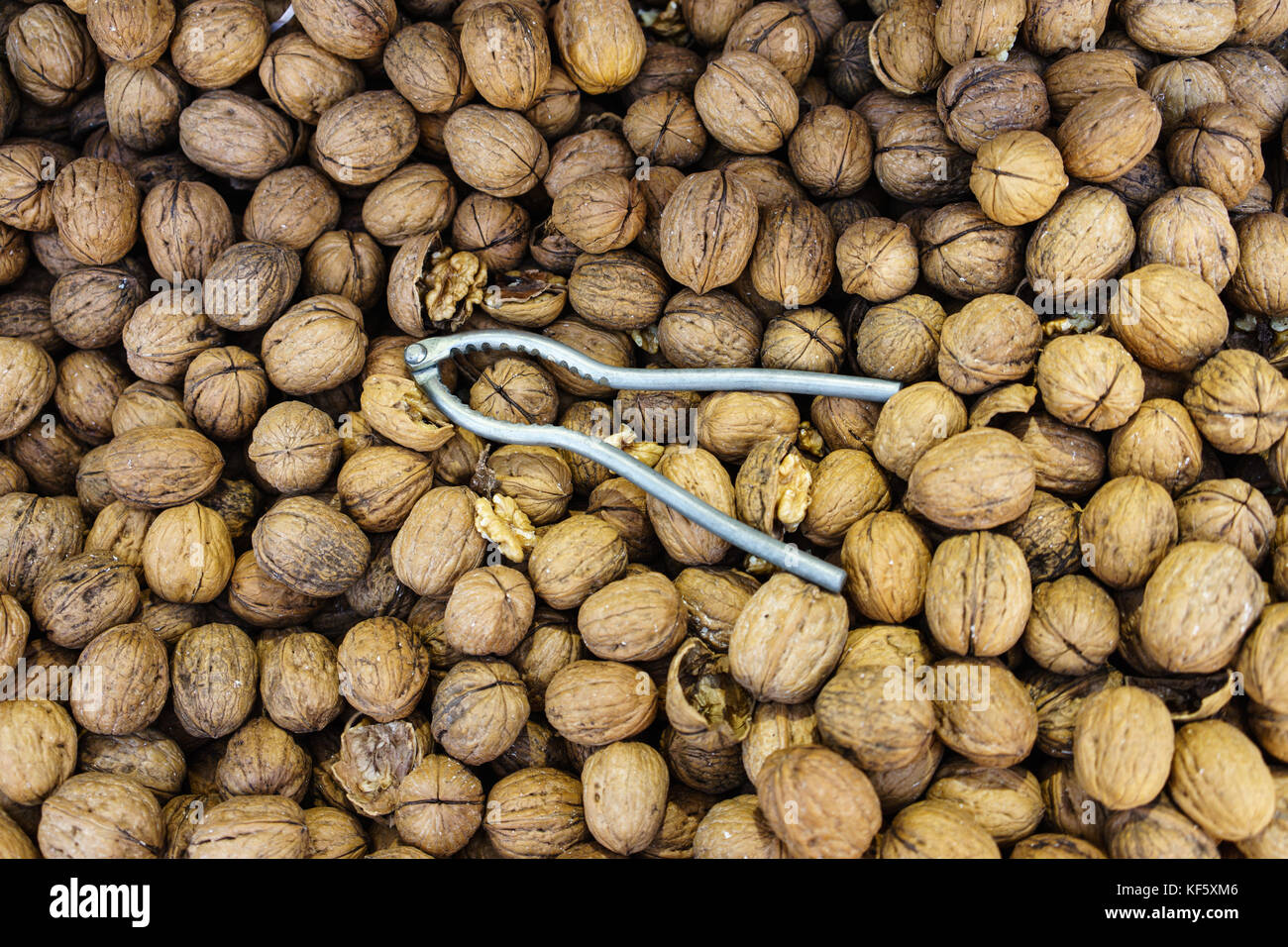 Walnuts and Cracker full frame with walnuts Stock Photo - Alamy