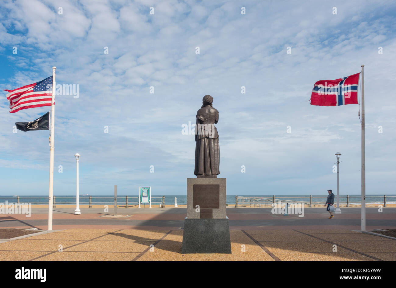 Virginia beach statue hi-res stock photography and images - Alamy