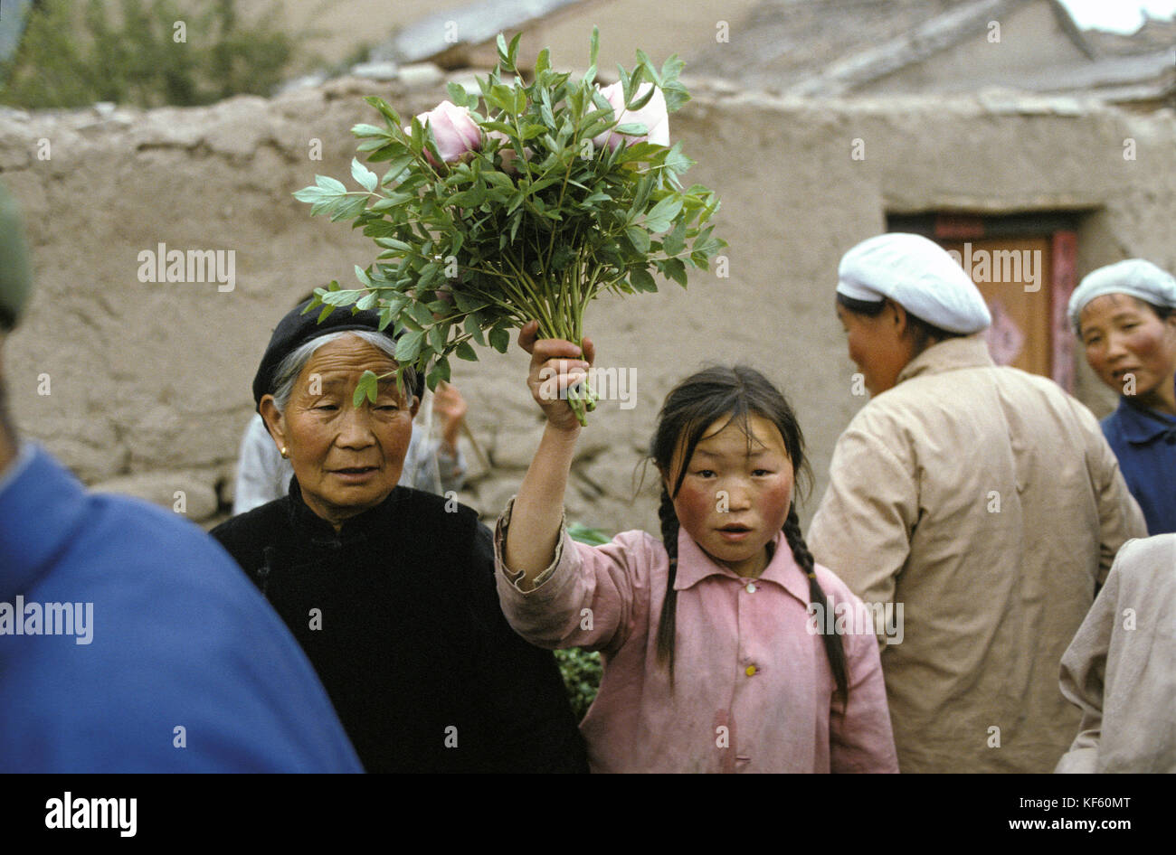 China kids hi-res stock photography and images - Alamy