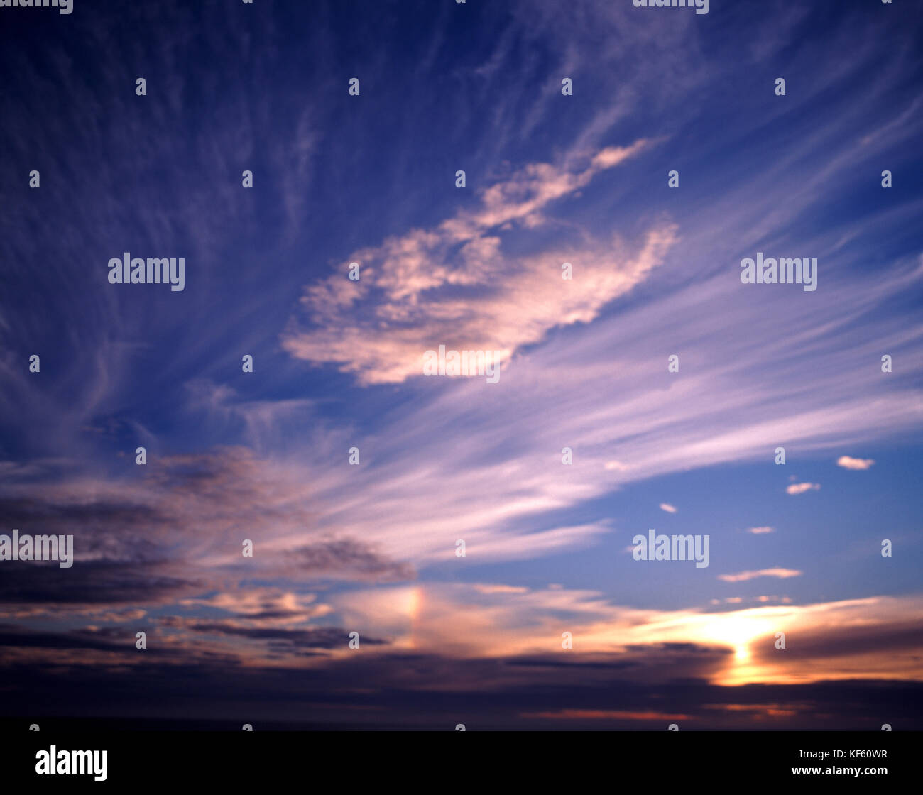 Skyscape hi-res stock photography and images - Alamy