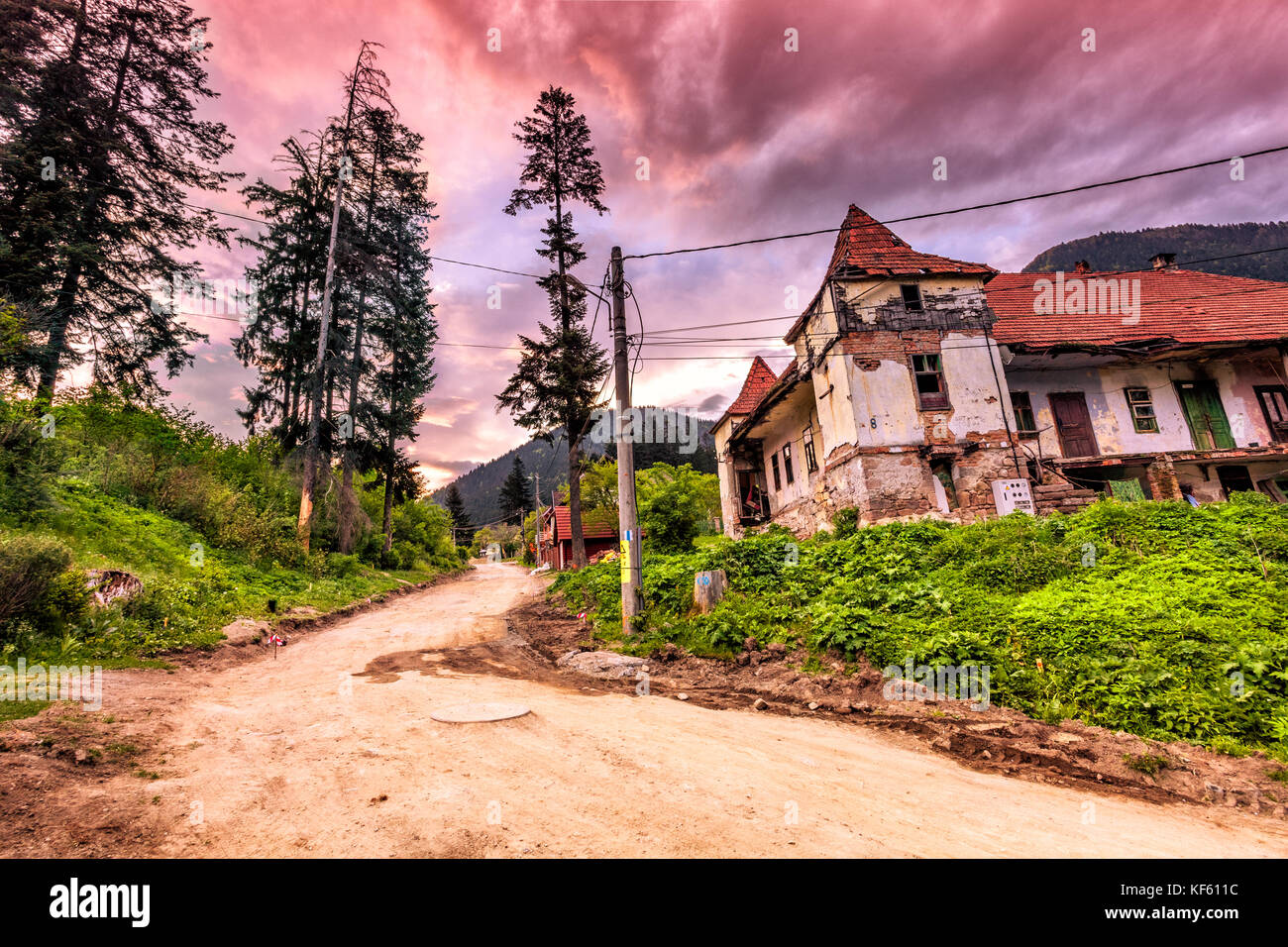Old building ruins Stock Photo - Alamy