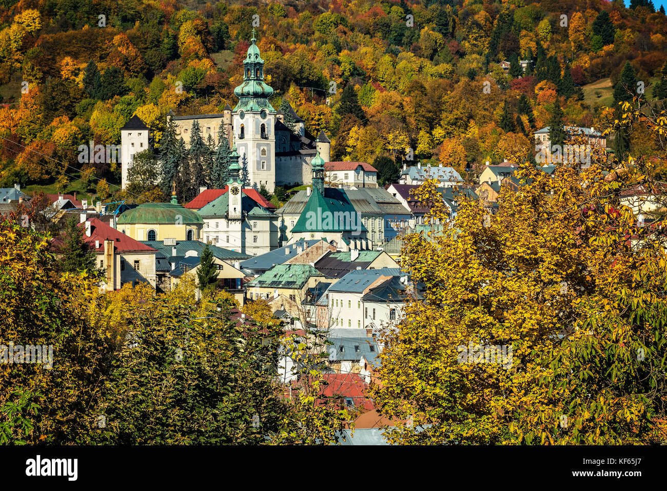 Autumn in old town with historical buildings in Banska Stiavnica ...