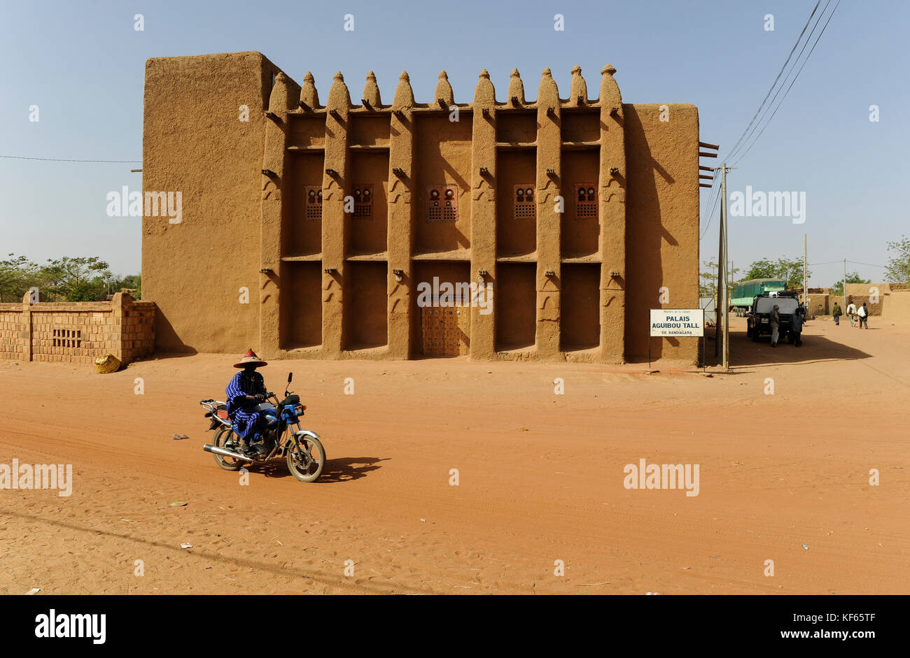 MALI, Bandiagara, Dogon Land , old palace in clay architecture Palais ...